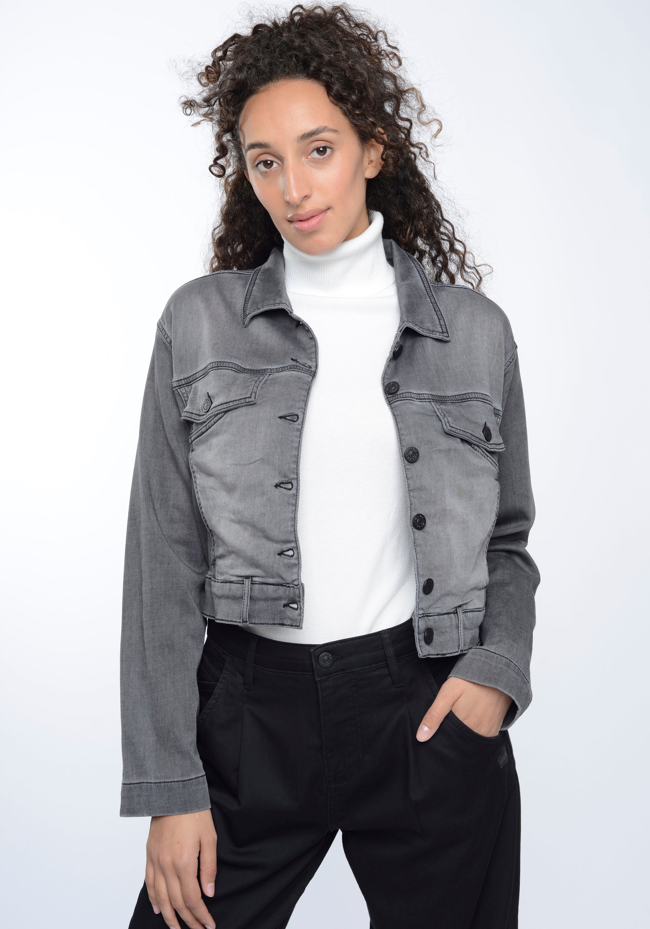 GANG Jeansjacke »94ALESSIA JACKET«, im lässigen Retro Look mit verkürzter Länge online bestellen ...