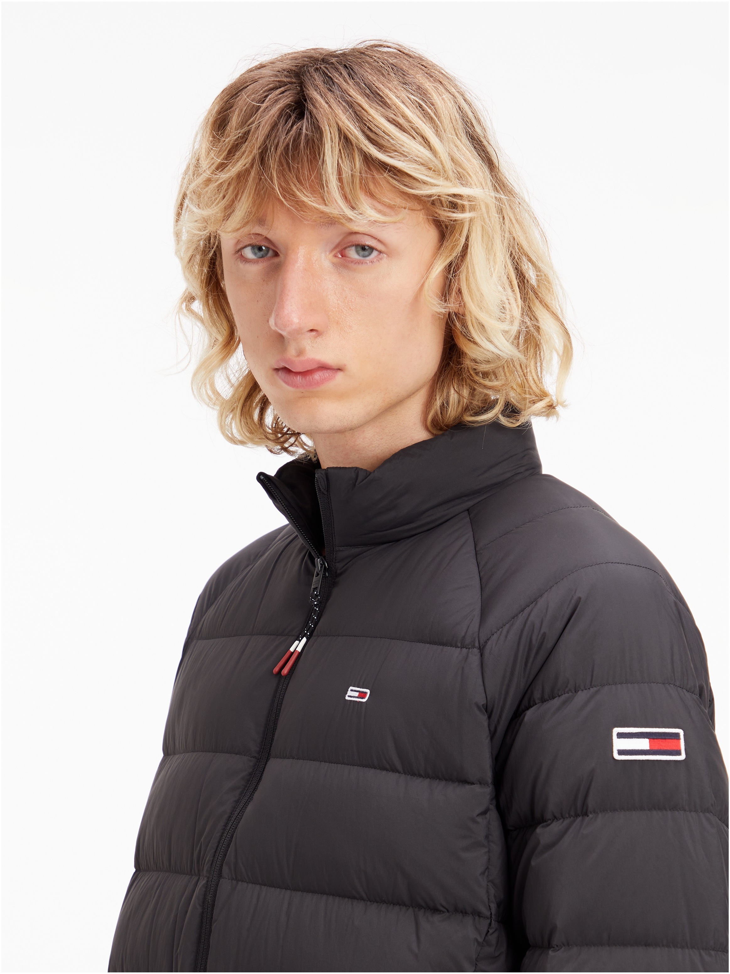 Tommy Jeans Daunenjacke TJM LIGHT DOWN JACKET mit Logostickerei kaufen Quelle